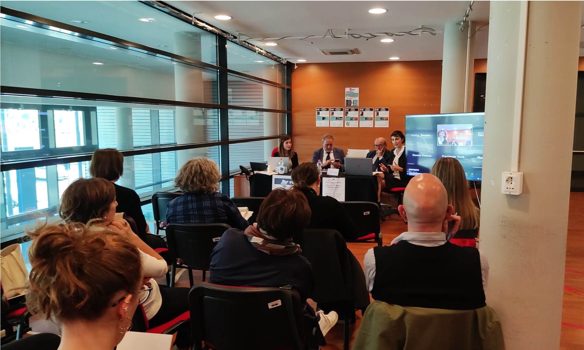 INTERNISA – Women, work and digital tools: The role of PA - RESOLVO